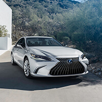 Lexus ES: La elegancia en un auto que envuelve tus sentidos